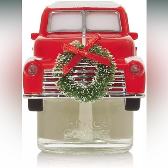 Yankee Candle | Accents | Yankee Candle Holiday Truck With Light ...